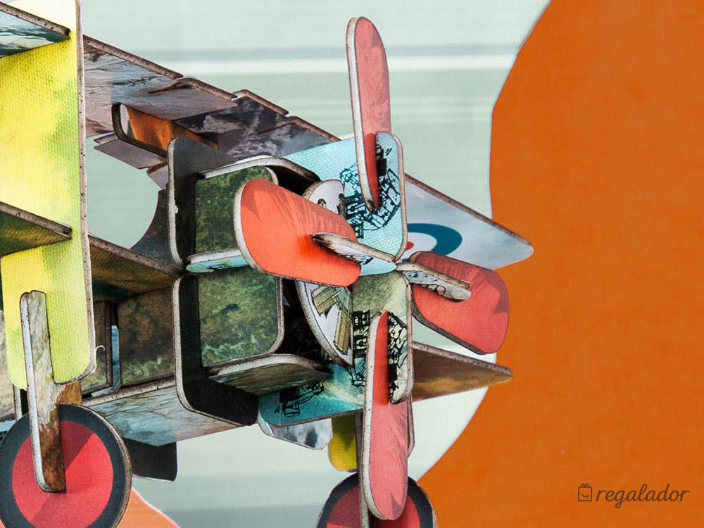 Puzzle para construir aviones 3D en Regalador.com