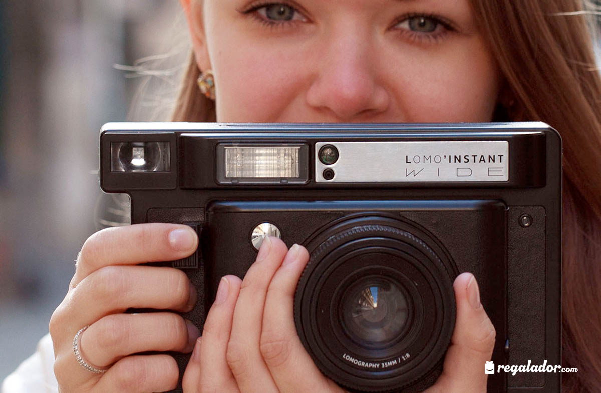 Cámara instantánea retro “Lomo Instant Wide” en Regalador.com