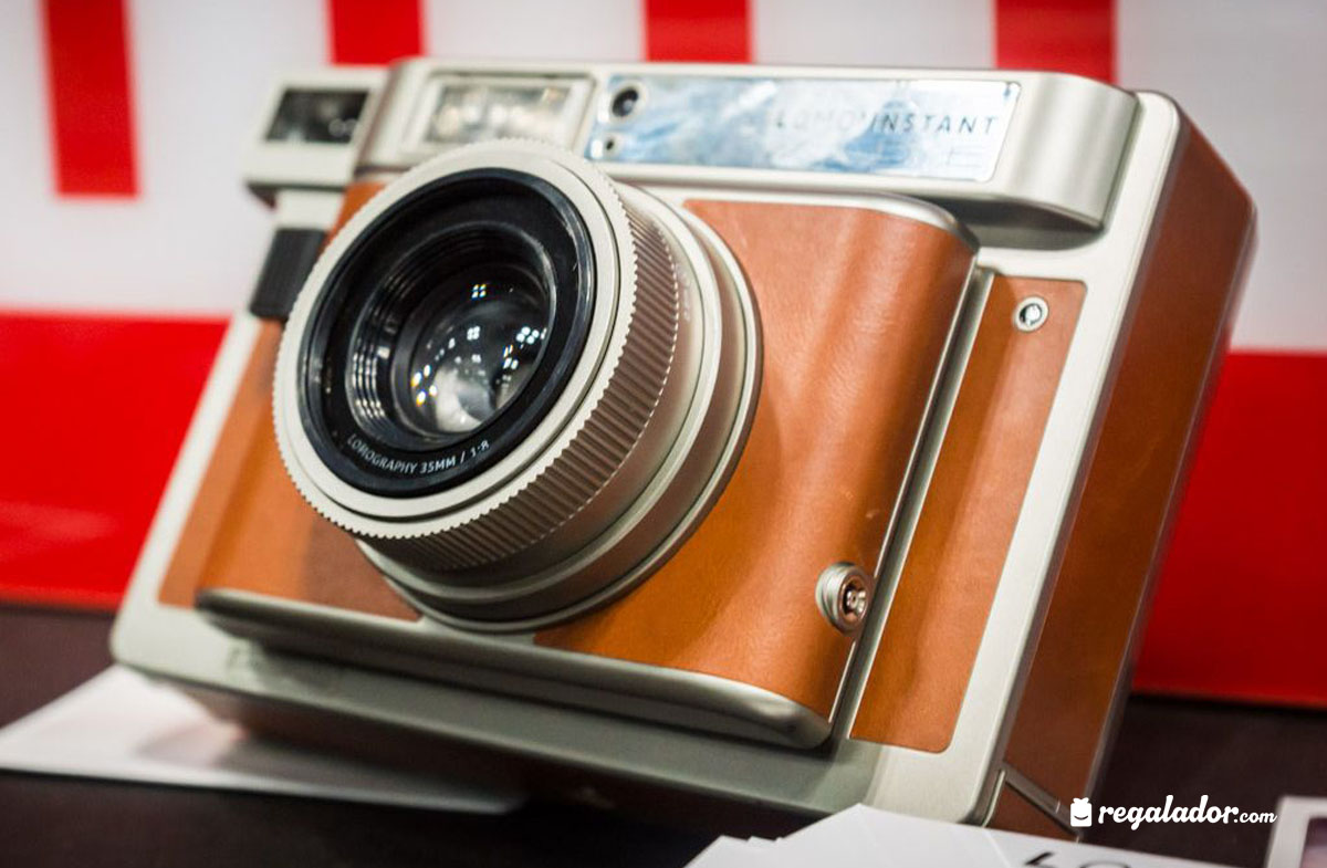 Cámara instantánea retro «Lomo Instant Wide» | Regalador.com