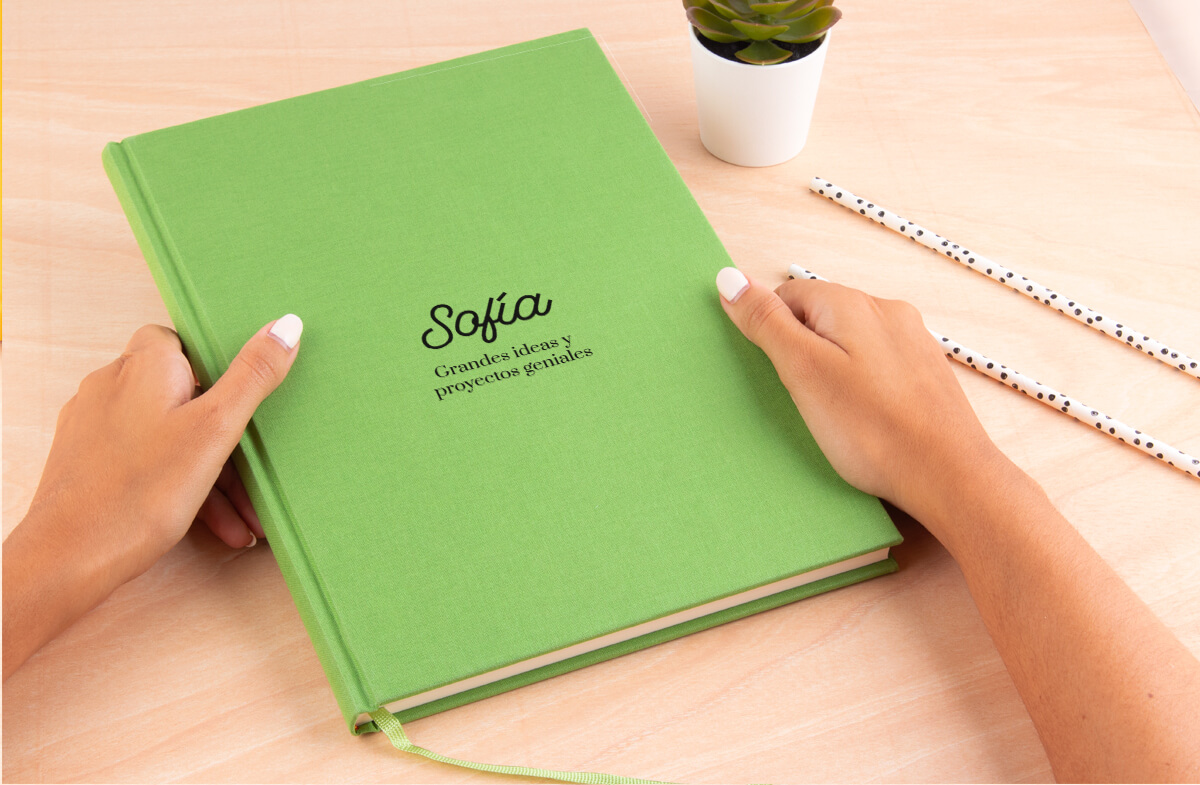 Libro de notas personalizable, A4, Diseño Tú y Yo | Regalador.com