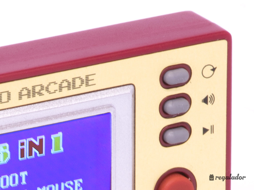 Videoconsola de bolsillo con juegos retro | Regalador.com