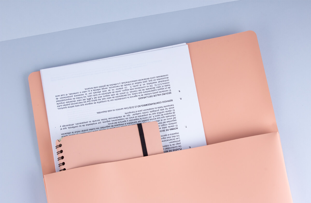 Portadocumentos personalizado de cuero | Regalador.com